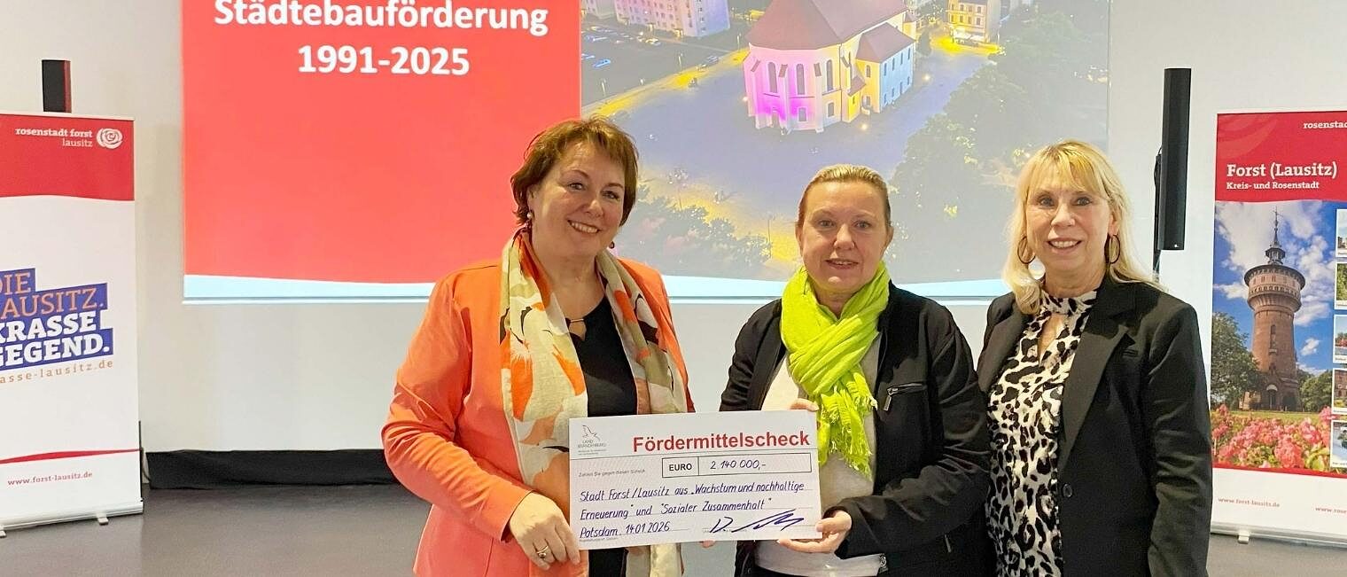 Forst (Lausitz): Staatssekretärin Bartmann übergibt Förderbescheide für ...